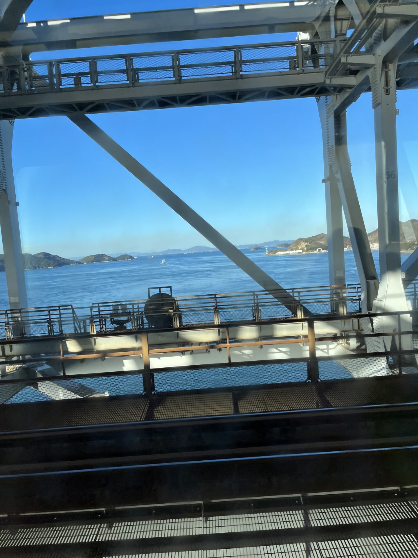 Round trip on the Seto Huge Bridge by train | ライズ鍼灸スポーツマッサージ治療院 東京 目黒区 ...